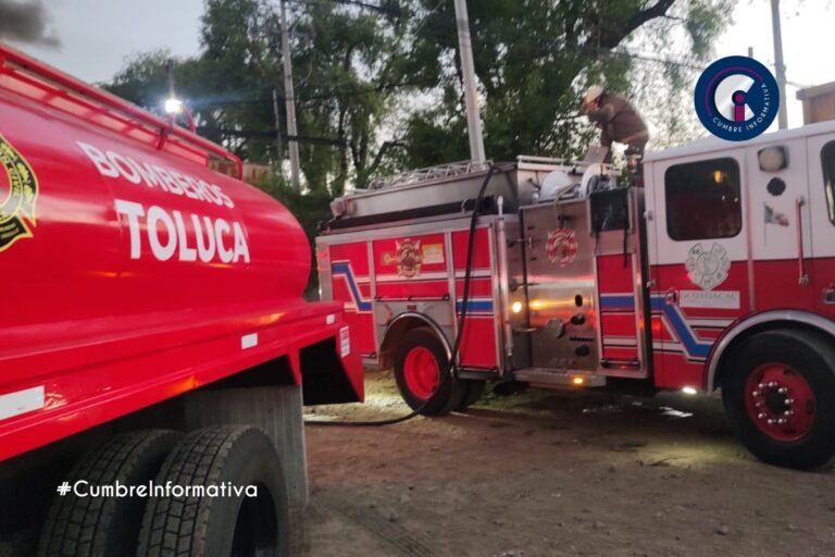 Continúa el incendio en Xonacatlán, bomberos de Toluca apoyan en su control - CUMBRE INFORMATIVA